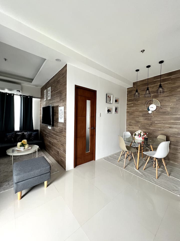 Cozy Room With City View | San Juan - Manila