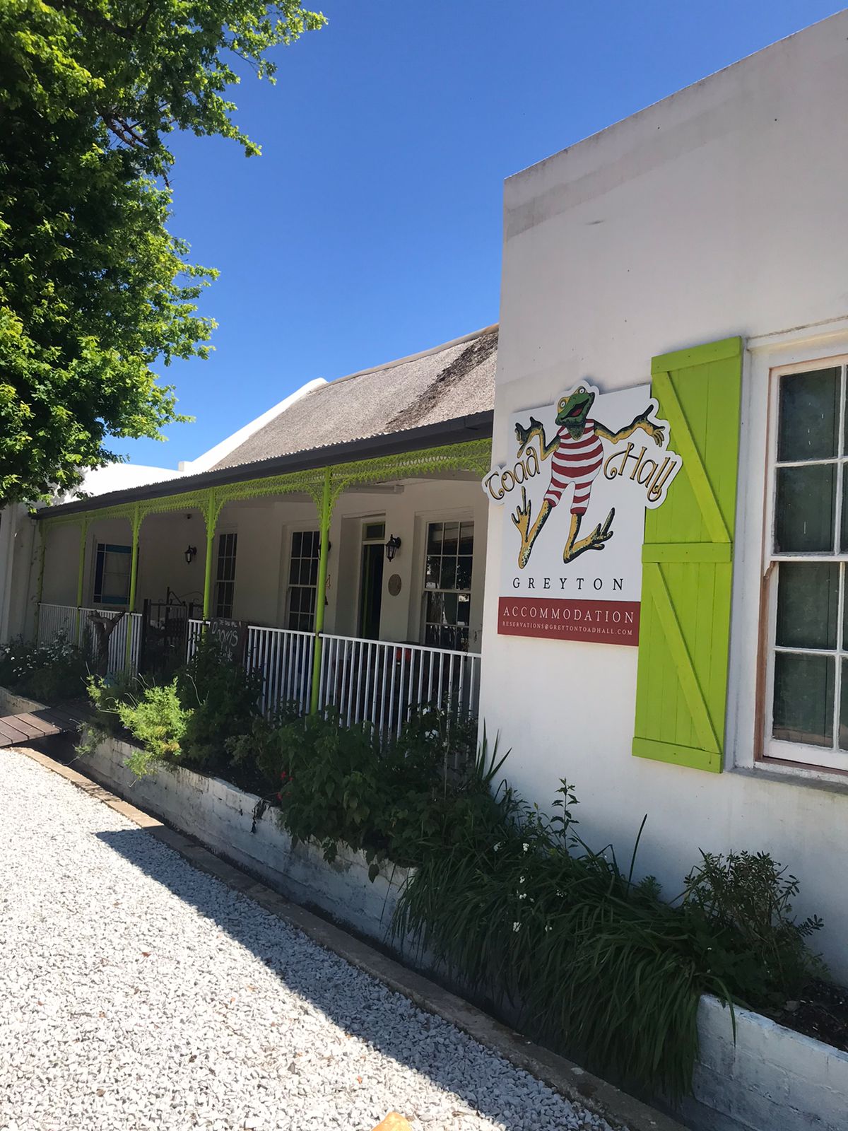 1/8 rooms Portly Otter amazing pool, hot tub - Guesthouses for Rent in ...