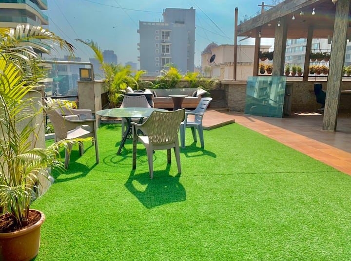 Luxurious Modern 2 Bhk In Bandra With Balcony - Mumbai