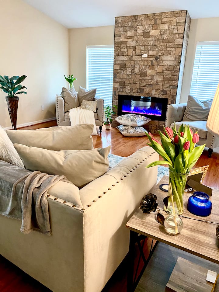 “Elegance Redefined: Your Luxury Retreat Awaits” - Ocala, FL