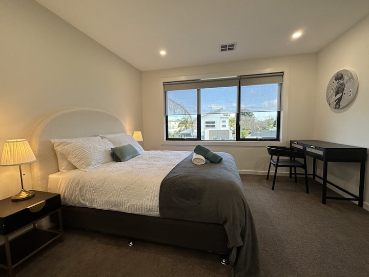 New Entire 3 Bedrooms House - Brooklyn
