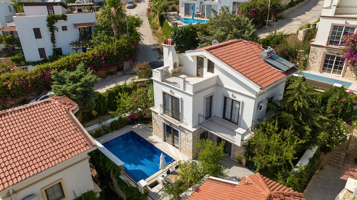 Villa Sevim-havuzu, Plajı, Bahçesi Manzarasıyla… - Kalkan