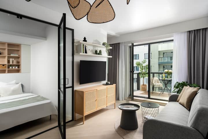 North By Urbanesq / Cortina / C - Bucharest