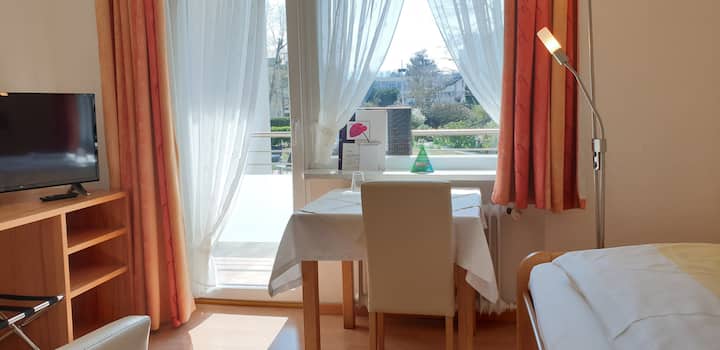 Einzelzimmer Nr. 6 Mit Balkon - Bad Krozingen