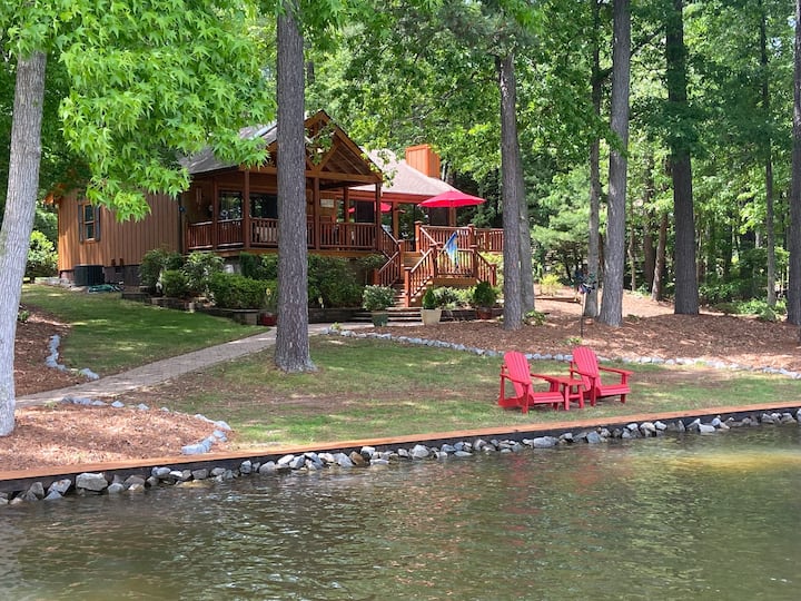 Lake Gaston Cottage, Waterfront, Huge Dock, Kayaks - Littleton, NC