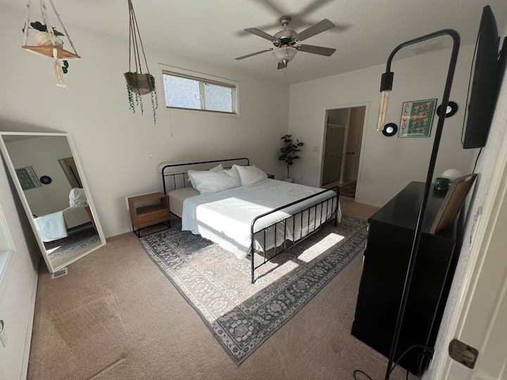 Spacious Boho Townhouse 3 Mi. To Downtown Nampa - Lake Lowell, ID