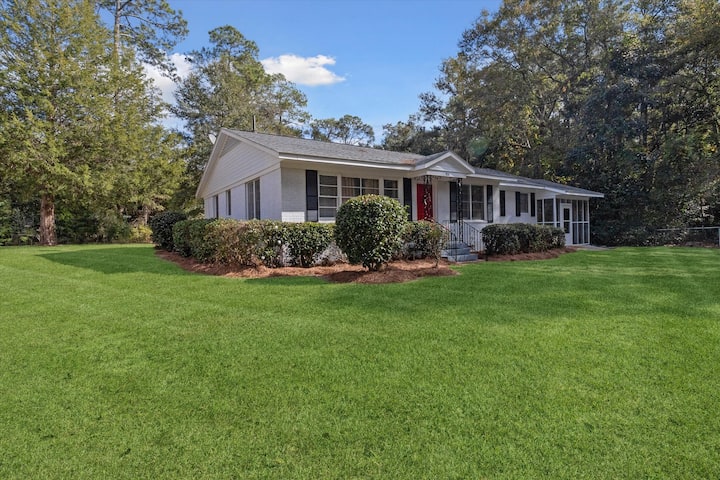 Statesboro Gem: Across From Park - Statesboro, GA
