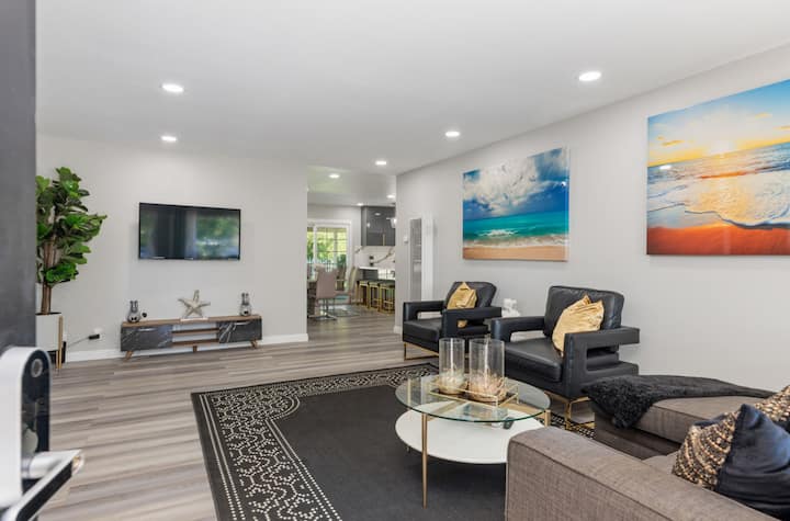 Modern Beach Home: Jacuzzi/firepit/garden/bbq - Oceanside, CA