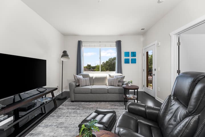 1br Tc Condo I Near Dt + Steps To Trail + Balcony - Traverse City