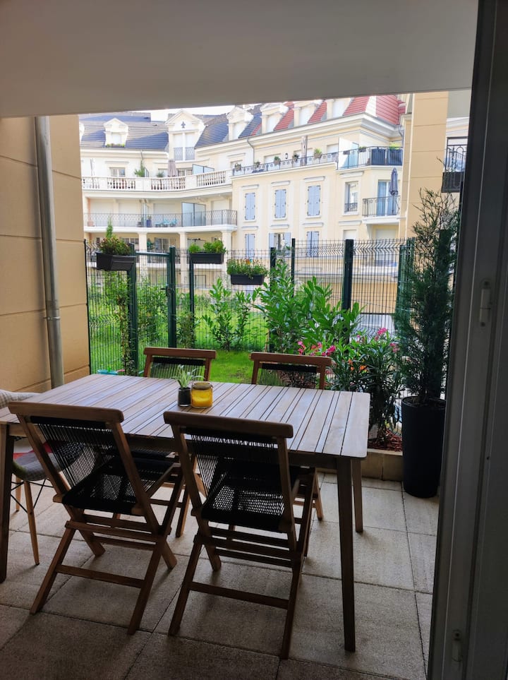 Appart Avec Terrasse Et Jardin - Le Plessis-Robinson