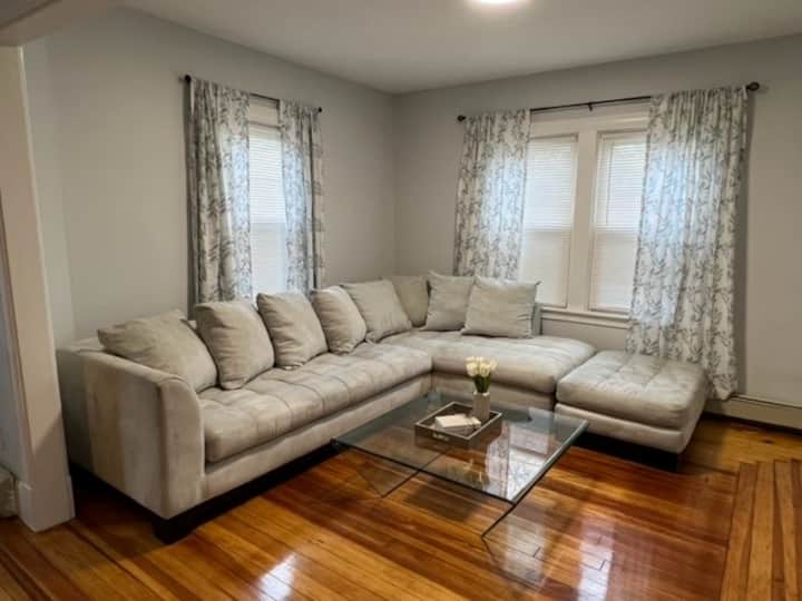 3 Bedrooms In Taunton, Ma - Bridgewater, MA