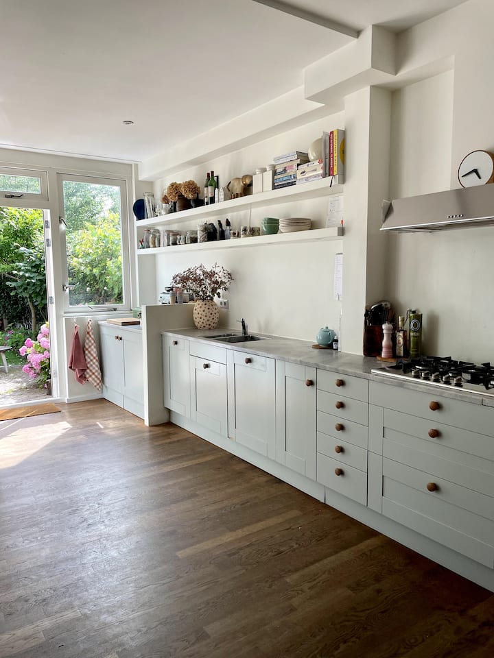 Lovely And Spacious Family Home - Haarlem