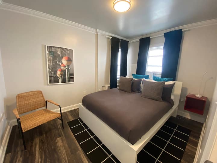 Airy & Bright ~ 2 Br Apartment - Union City, NJ