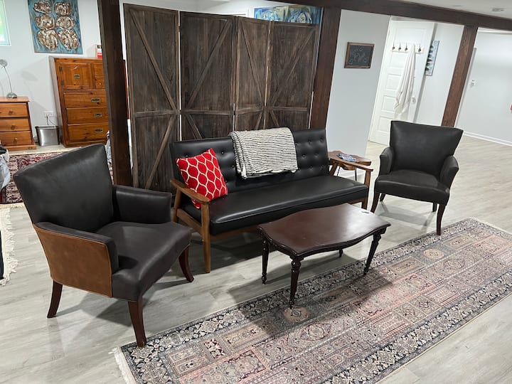 Large Garden Apartment - Evanston, IL