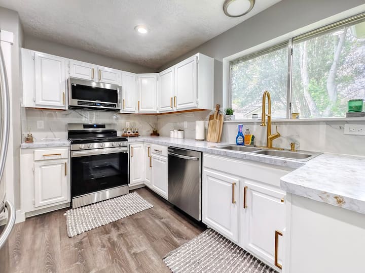Cozy Luxurious Sugar Land Home - Richmond, TX