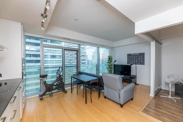 Modern Suite With Free Parking - Mtcc, Cn - Toronto
