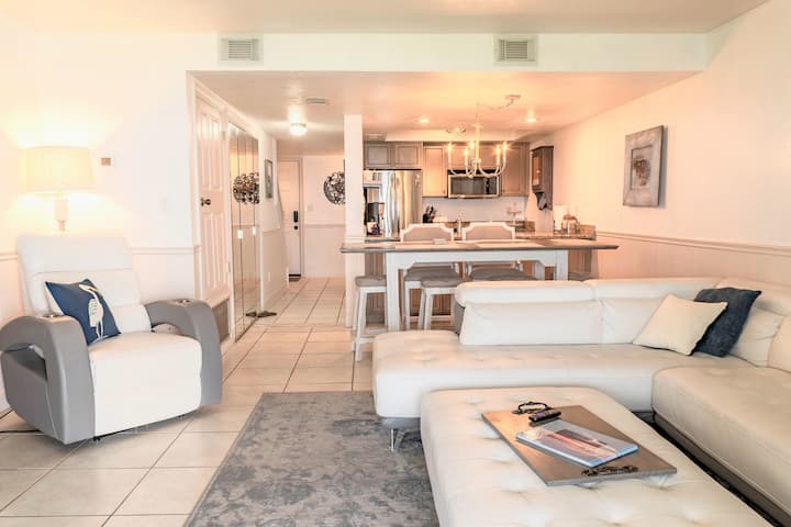 Beautiful Waterfront Condo - Olympic Size Pool - ペンサコーラ・ビーチ, FL
