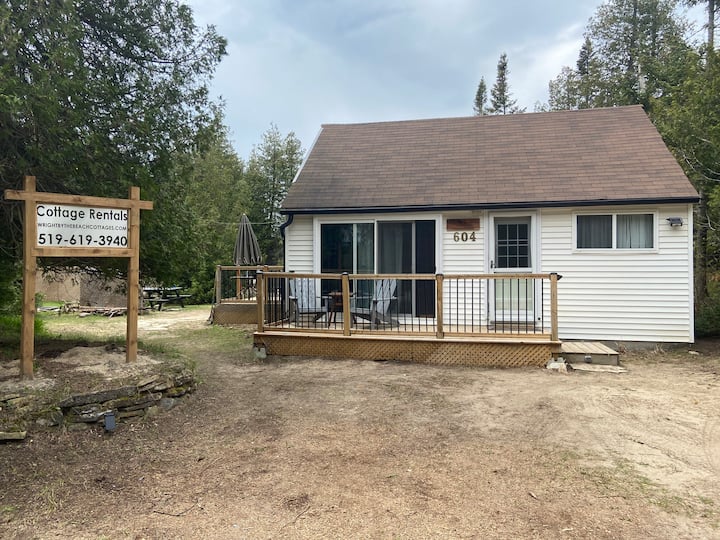 Loft Cottage-steps To The Beach - Sauble Beach