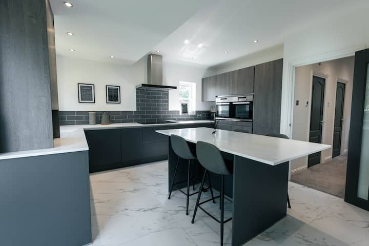 Beautiful 3 Bed House With Harbour Views - Plymouth