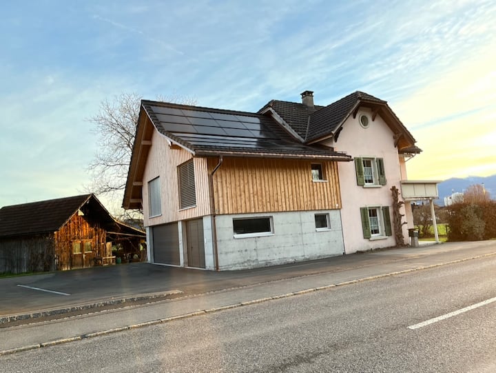 Own Floor With 3 Bedrooms, 1 Bath Including Garden - Feldkirch