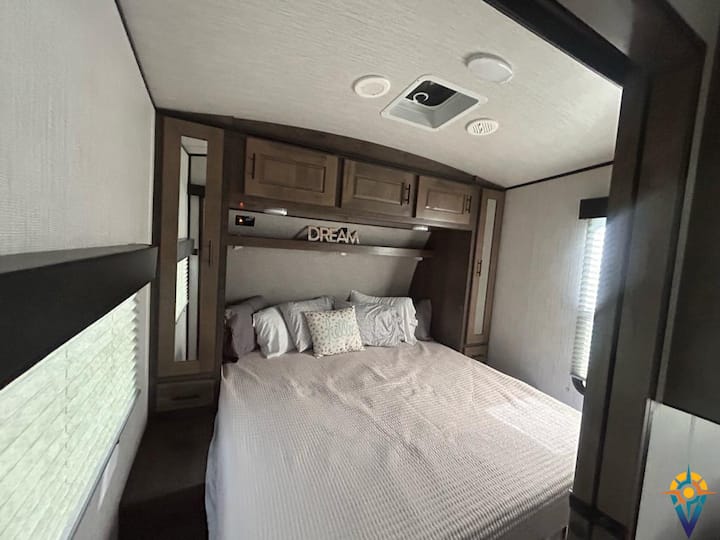 Spacious Rv W/ 3bd Setup Toy Hauler - Key West, FL