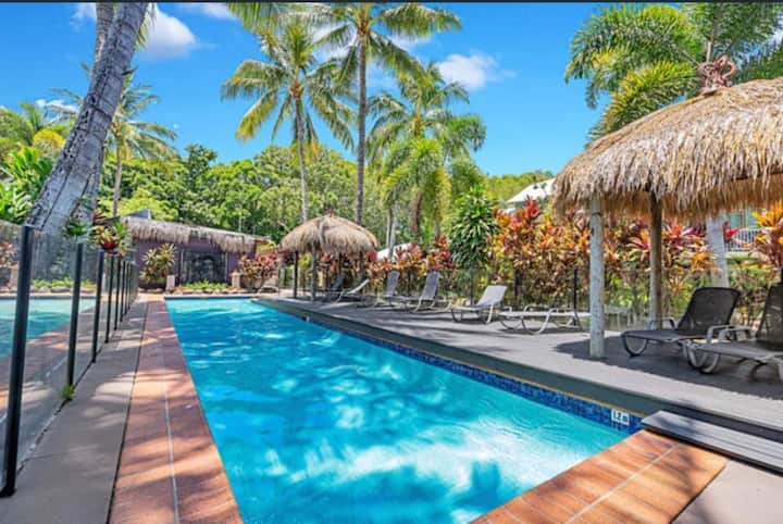Relaxing 3br Resort Apartment 500m To Beach - Cairns