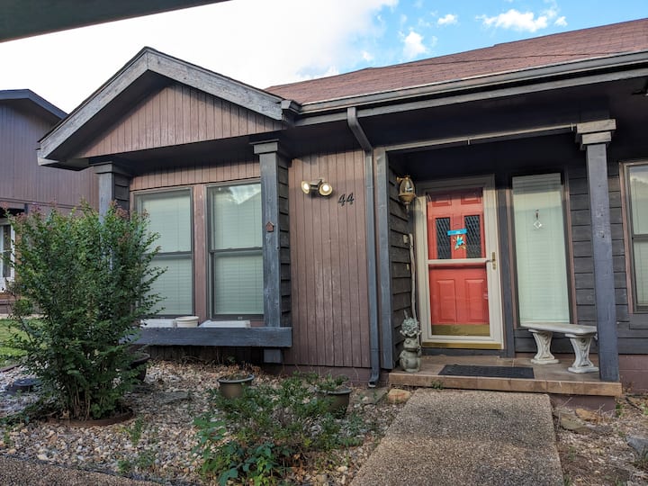 Golf Front Retreat - Bella Vista, AR