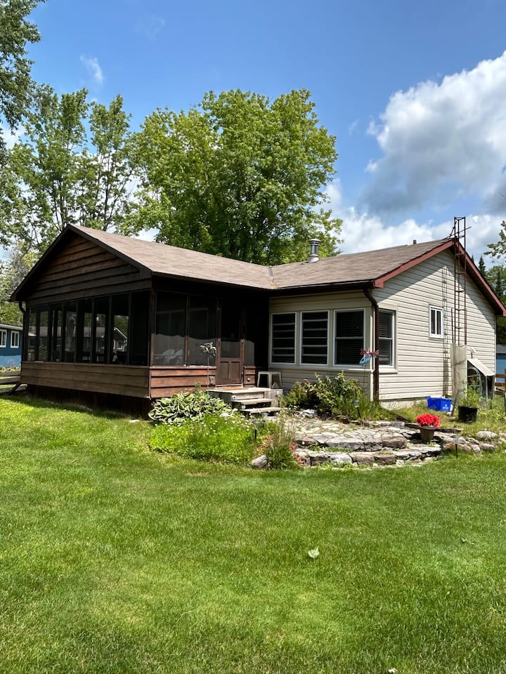 The Get-a-way Cottage (Recently Renovated, Wifi) - Fenelon Falls
