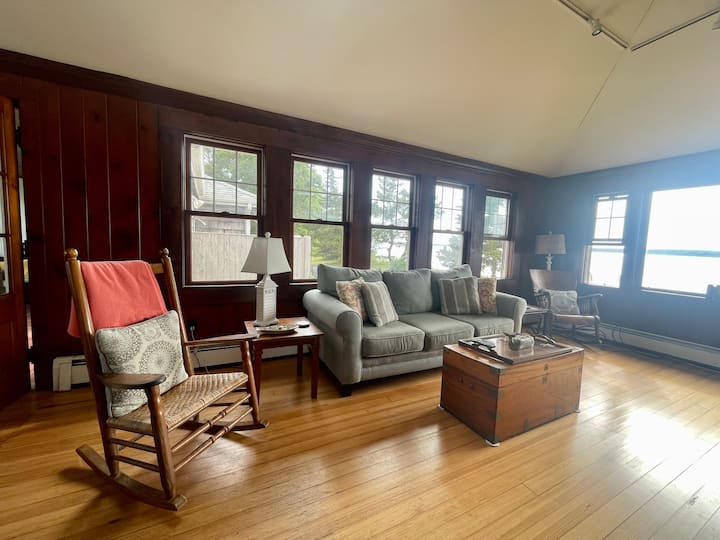 Beach House On Waquoit Bay - Mashpee, MA