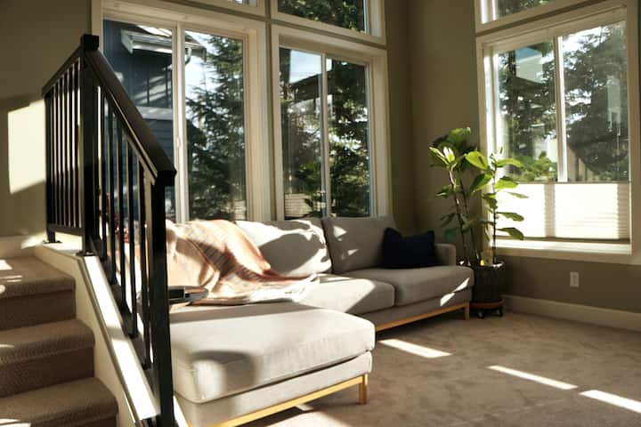 3br Modern, High Ceilings & Close To Everything - Seattle, WA