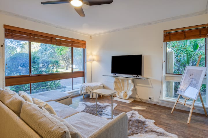 Tranquil 2br Villa | Convenient Location - Perth