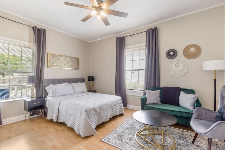 The Emerald Studio Marietta Sq - Kennesaw