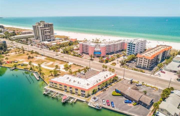 Steps To Beach W/ No Resort Fees & Free Parking - St. Pete Beach, FL