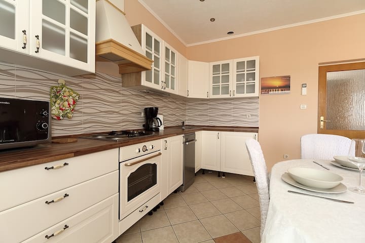 Apartman Dundic 4+2  Sea View - Makarska