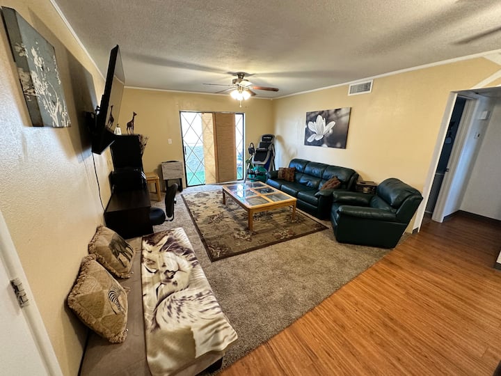 Spacious 2br 2ba Condo - Mesa, AZ