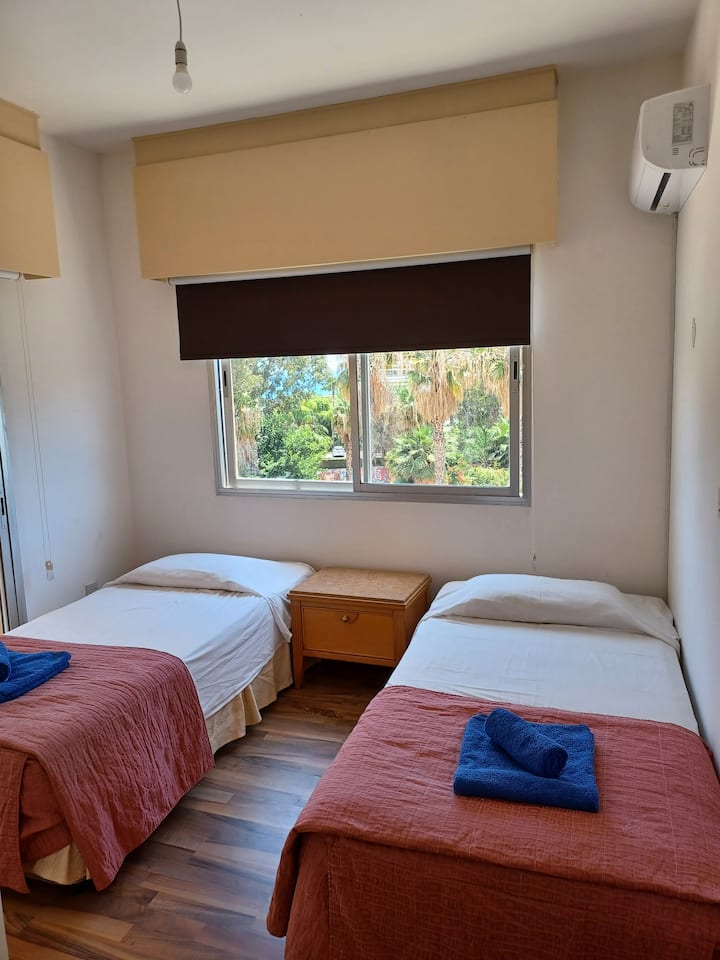 One-bedroom Flat - Beach: 100m - Limassol