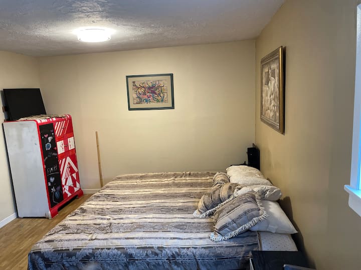 Master King Size Room @ Sunny Orchards B&b - Bouctouche