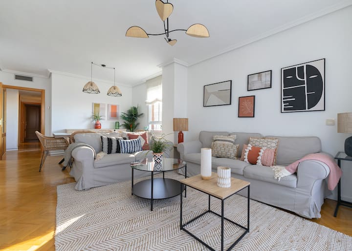Cerca De Atocha Con Terraza, Parking Y Piscina - Madrid