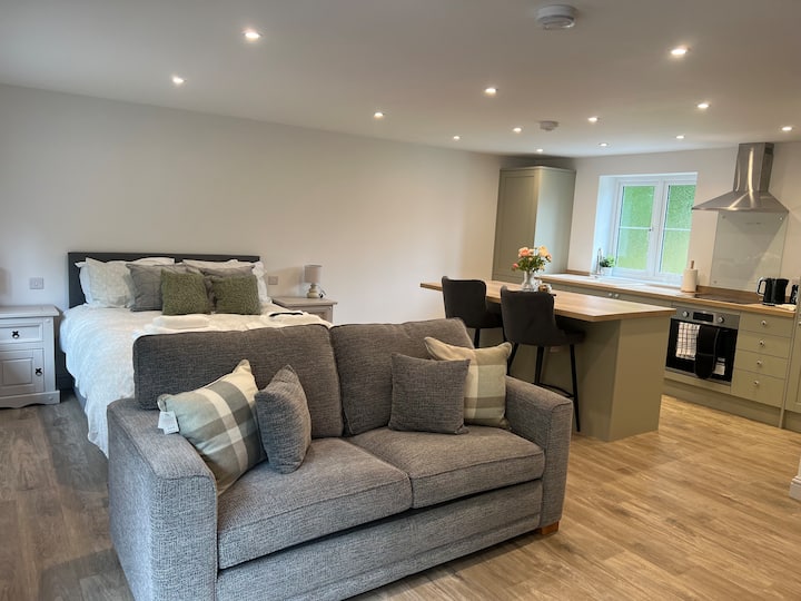A Stay Surrounded In Woodlands - Clovelly
