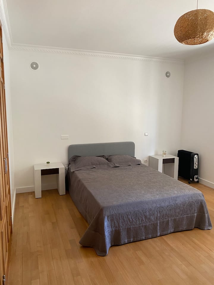 Quarto Com Casa De Banho Privada - Fatima