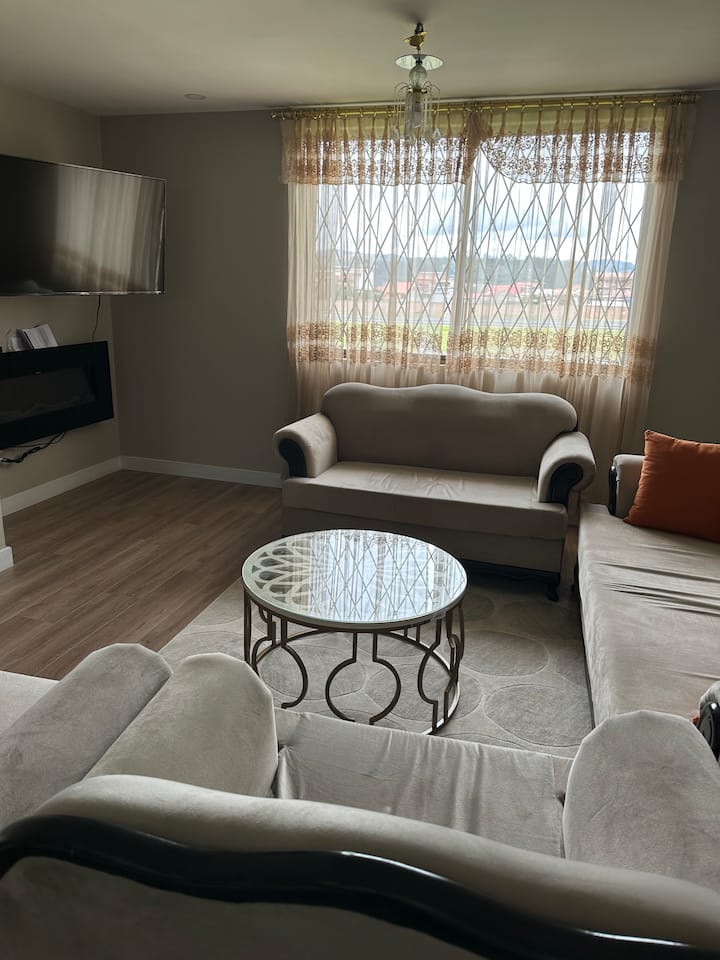 Cozy House Near Airport - Cuenca