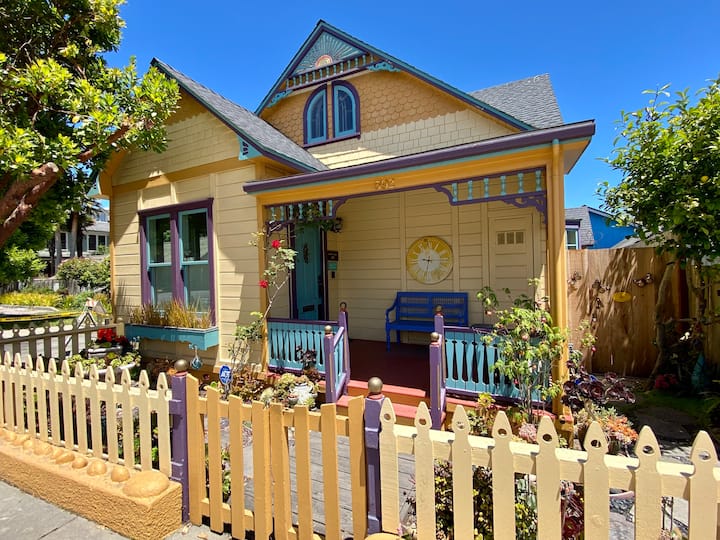 Sunburst Cottage - Monterey, CA