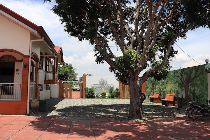 Queen Palace By Qm Resort - Malolos