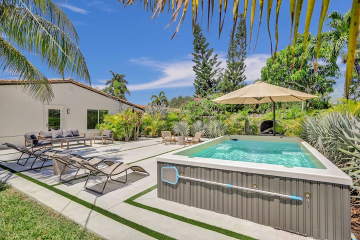 Fam Friendly | Beach 7 Min | Heated Pool | Private - Aventura