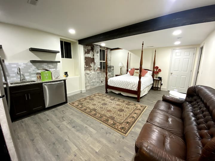 Walk To Downtown - Nashville, TN