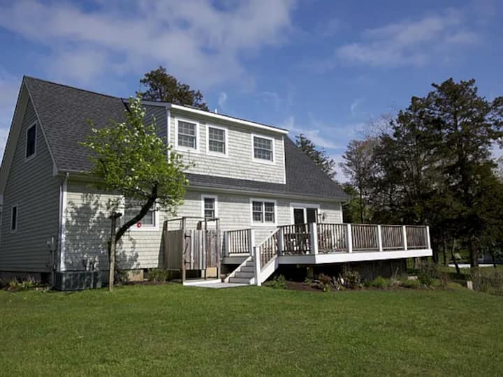 Walking Distance To Wades Beach! - Greenport, NY