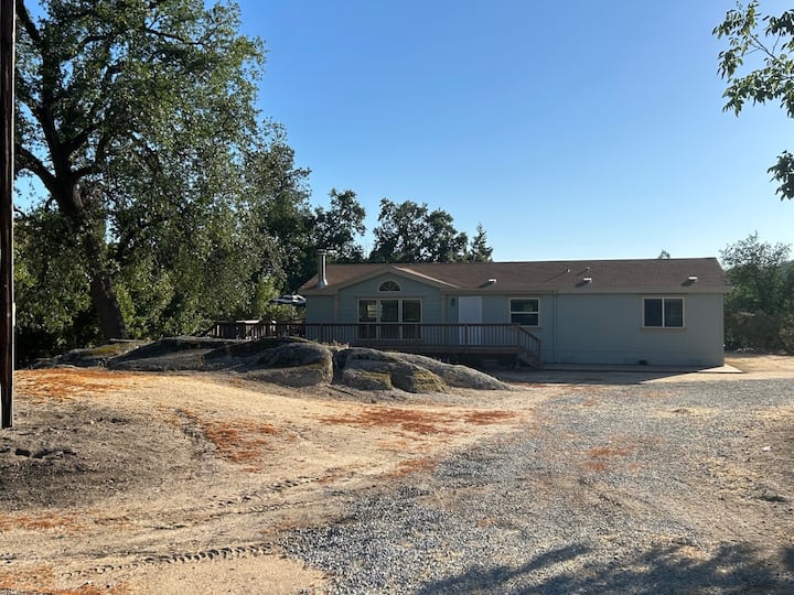 Kings Canyon &  Sequoia’s W/ 2 Creeks Tsla Chrger - Sequoia National Park