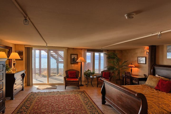 Beachfront Lodge Room #605 - Halibut Cove, AK