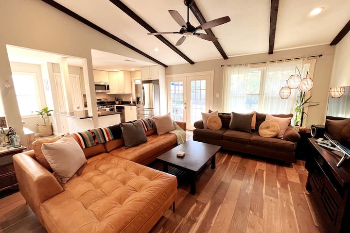 Cozy Soco Home Great For Hosting - Austin, TX