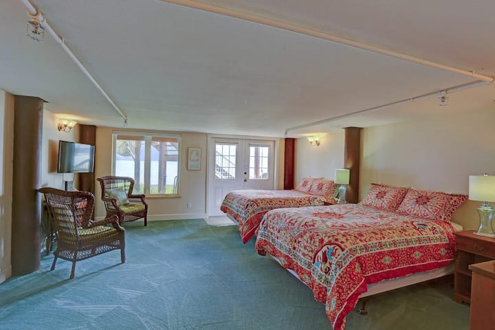Beachfront Lodge Room #606 - Halibut Cove, AK
